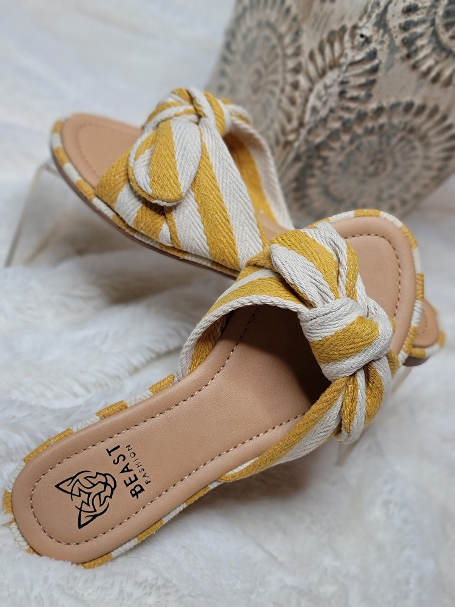 Slides & Sandals – Trending TopKicks